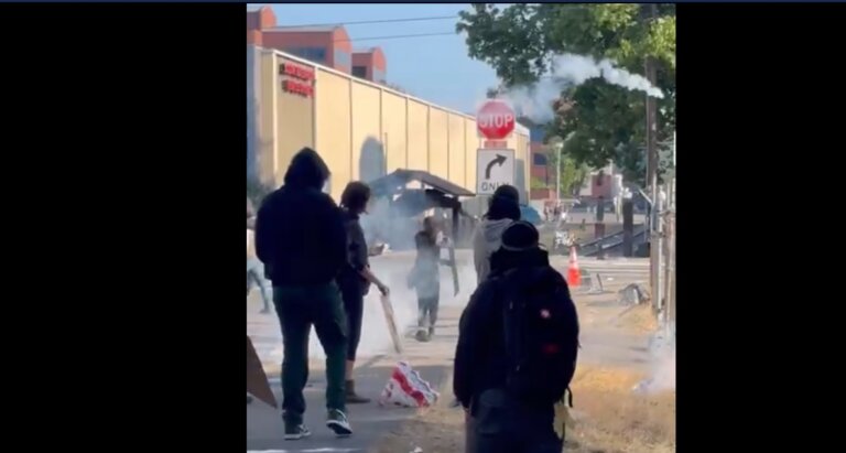 Video clip of Portland riot | Oregon Catalyst